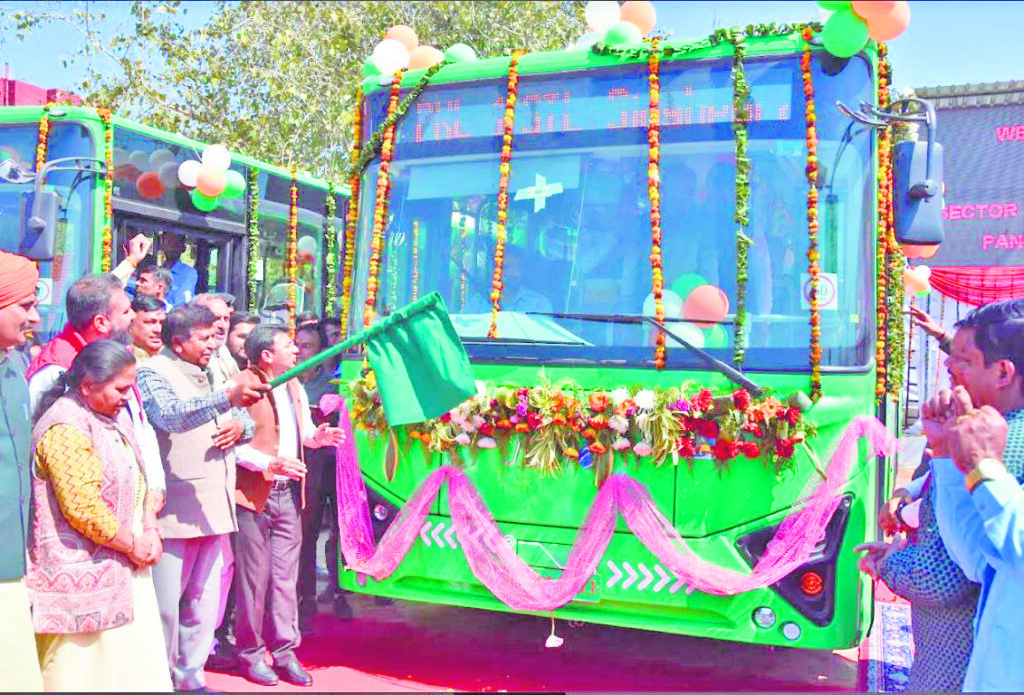 Haryana Speaker launches electric buses for Panchkula city service ...