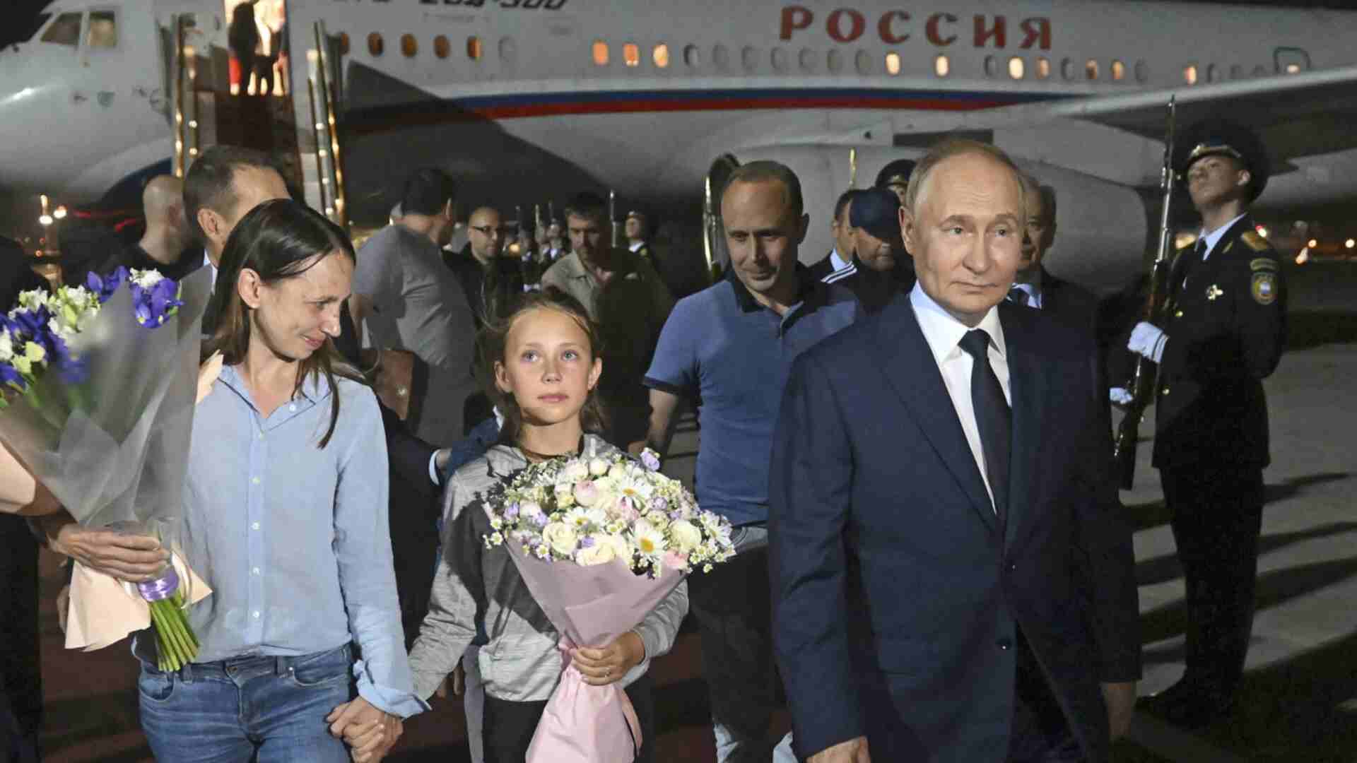 Watch: Vladimir Putin Greets Kids of Released Sleeper Agents, They Find ...